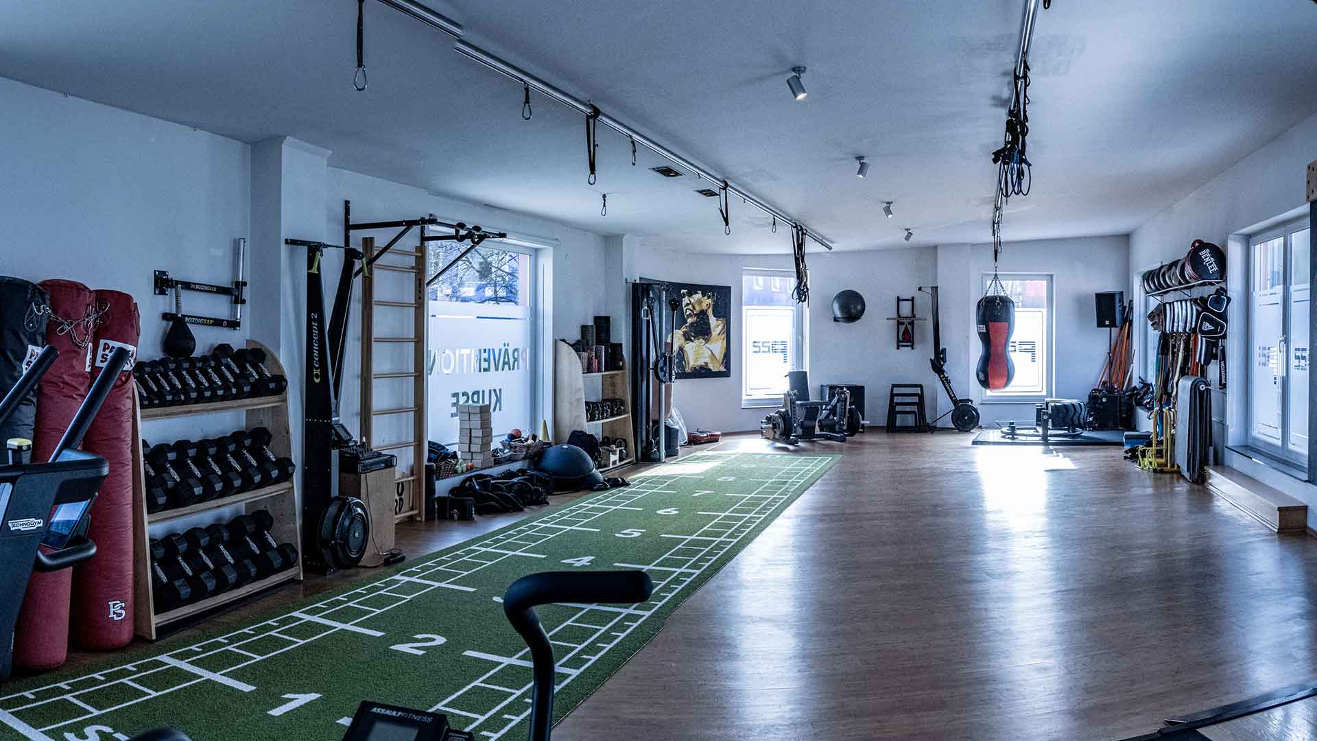 Ueber uns – P22 by Florian Batzer